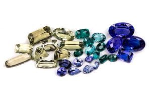 How to Find Gemstones in your Backyard: Complete Guide 2021 - Organize ...