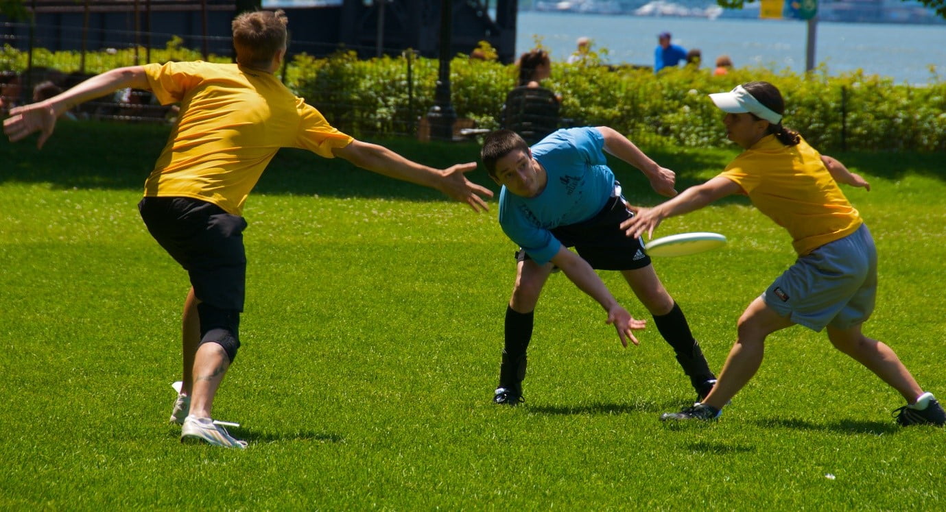 Learn the Basic Rules of Ultimate Frisbee - Organize With Sandy