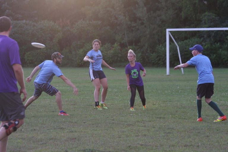 Learn the Basic Rules of Ultimate Frisbee - Organize With Sandy