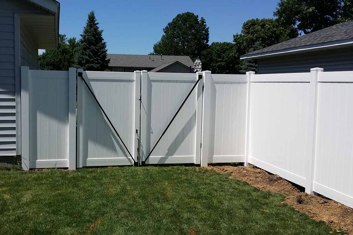 12 Of Our Favorite Privacy Fence Double Gate Ideas - Organize With Sandy
