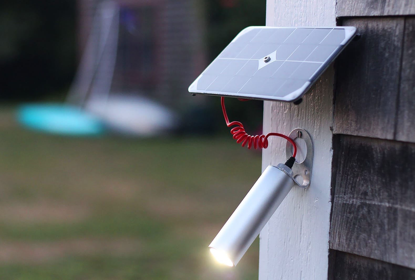 8 Best Portable Solar Lights [Emergencies, Garden, Patio, Camps ...