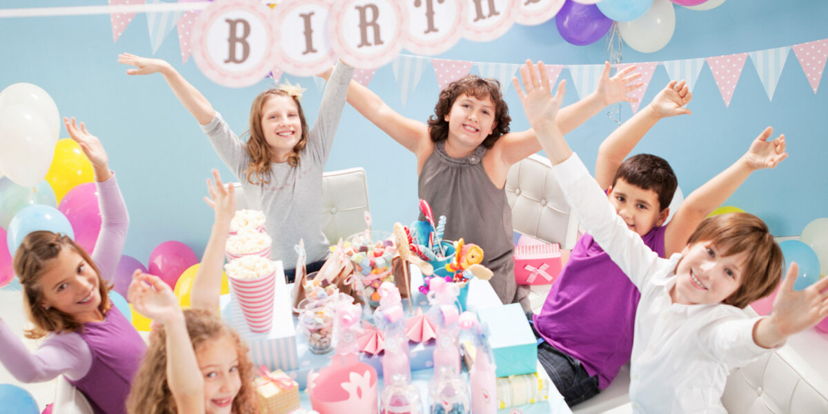 7 Ideas to Decorate Girl Birthday Parties - Organize With Sandy