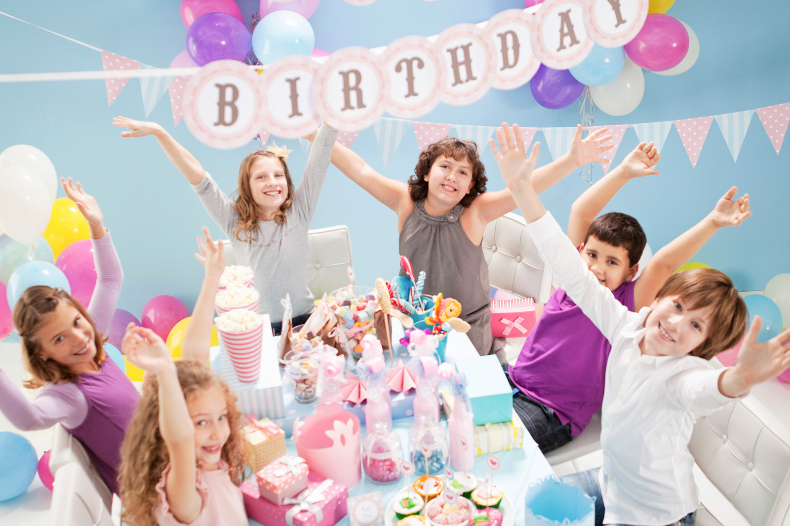 7 Ideas to Decorate Girl Birthday Parties - Organize With Sandy
