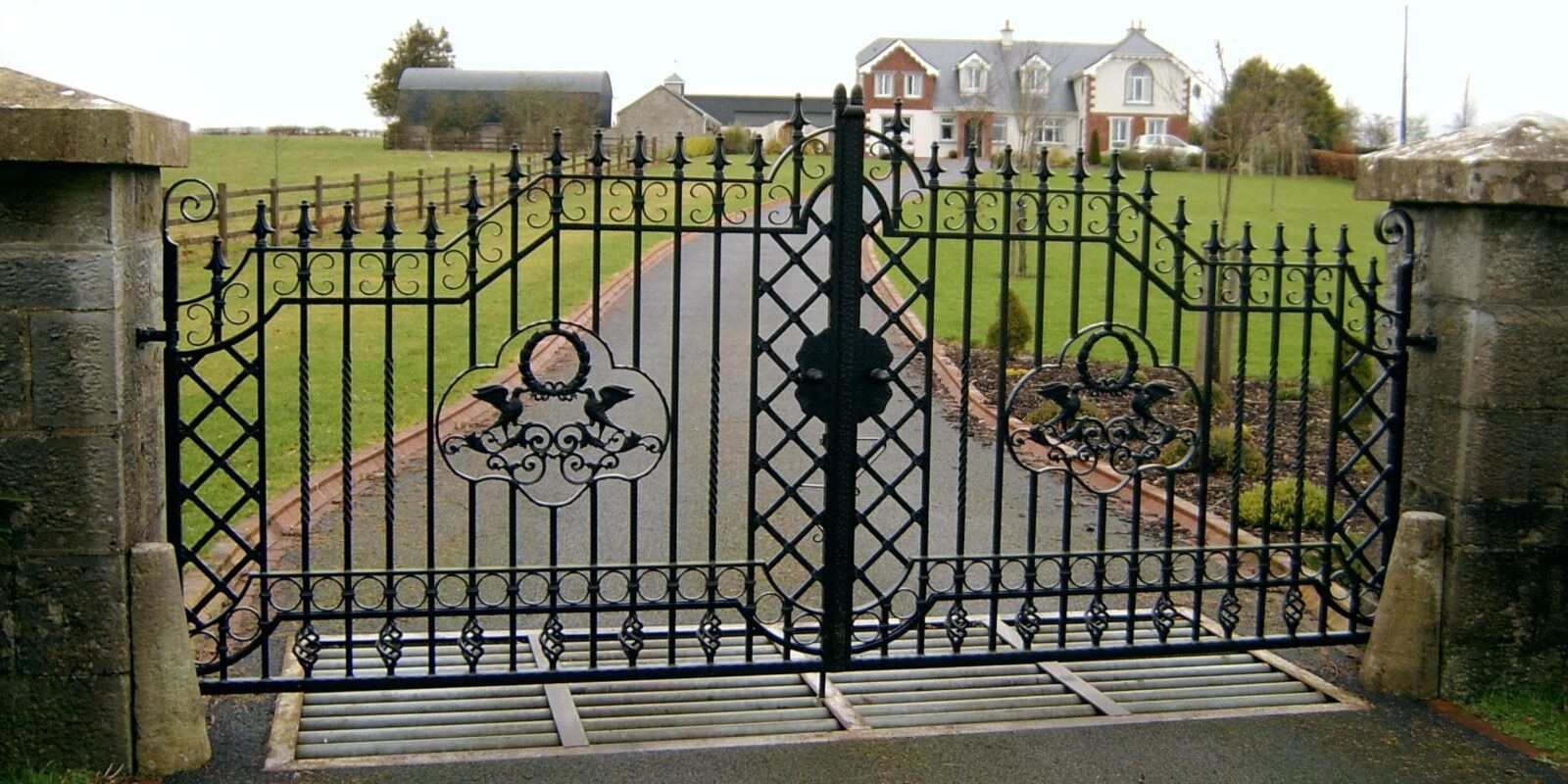 How Much Gap Do You Leave Around a Gate? - Organize With Sandy